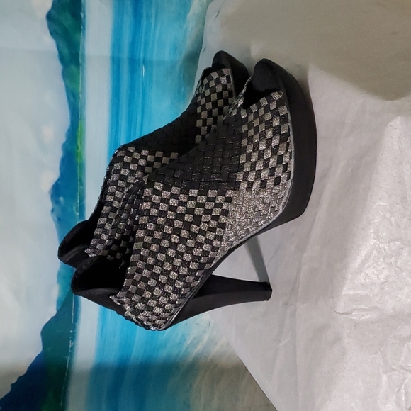 bernie mev. | Shoes | Bm Bernie Mev Helena Pump Sandals Stretch Size 38 ...